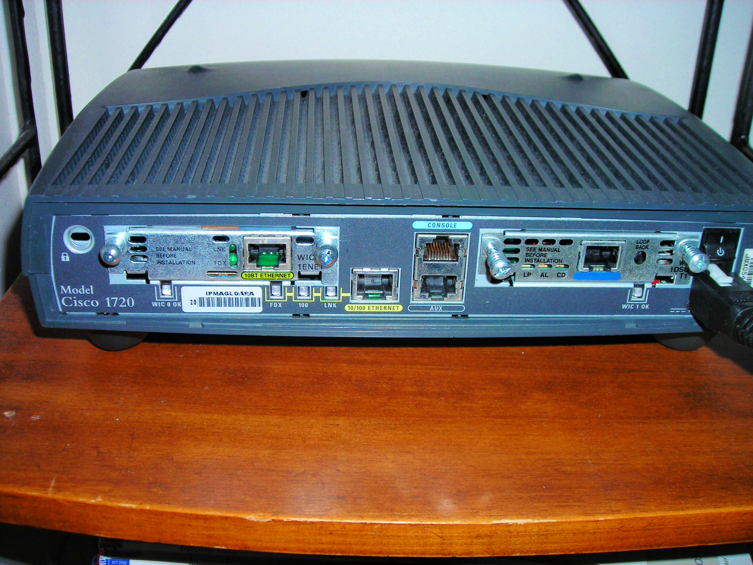 Solved: How to identify ports on a CISCO router | Experts Exchange