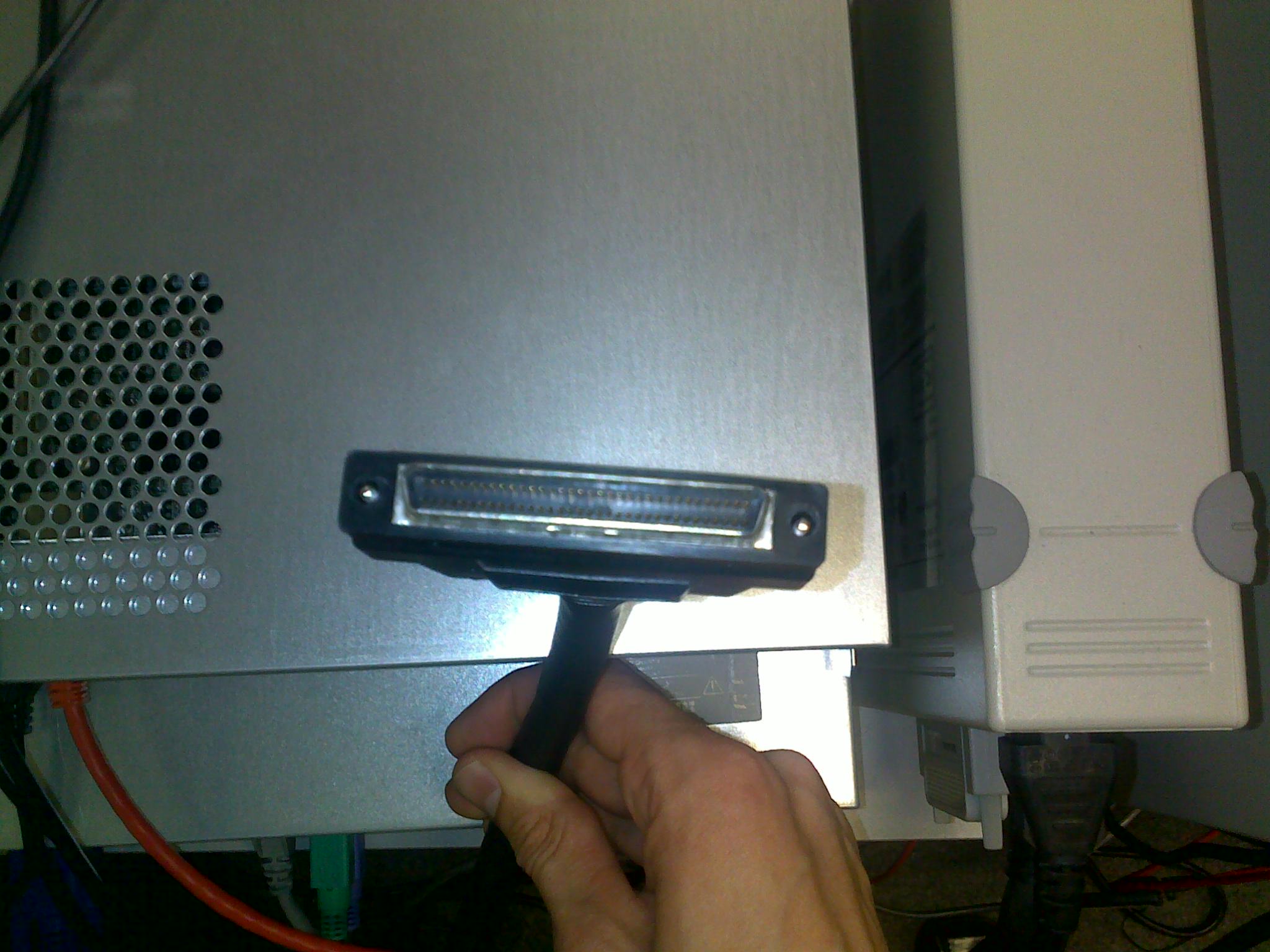 Solved: Different SCSI Card Connections | Experts Exchange