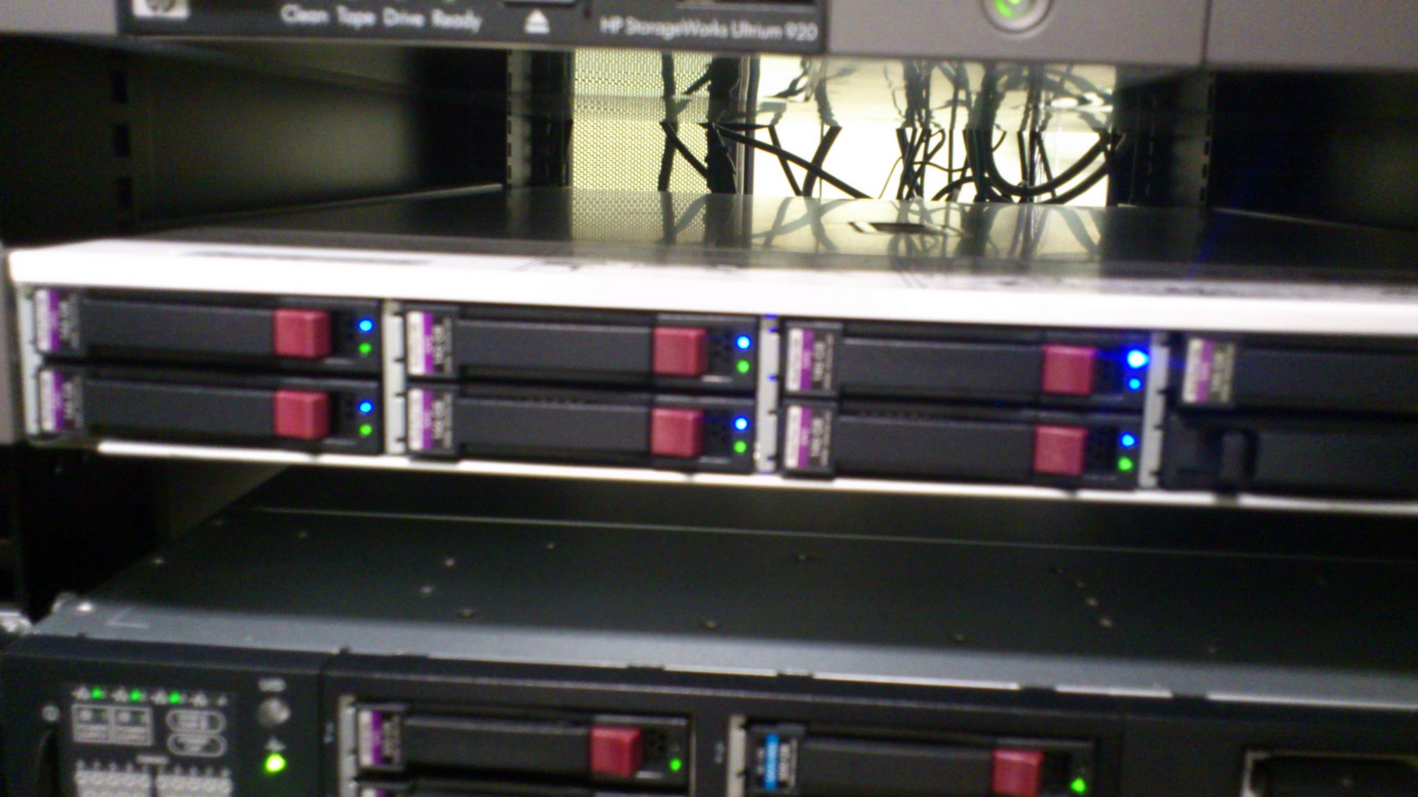 Solved: HP DAS on Smartarray with SAS drives stuck rebuilding array ...