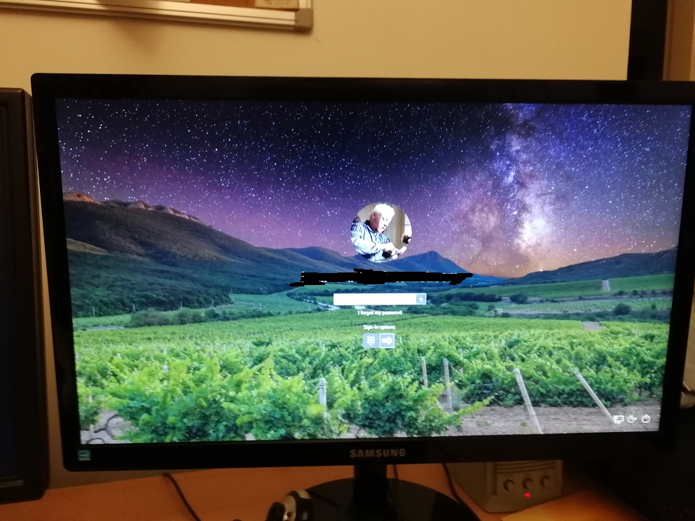 Solved: Other users not appearing on Windows login screen | Experts ...